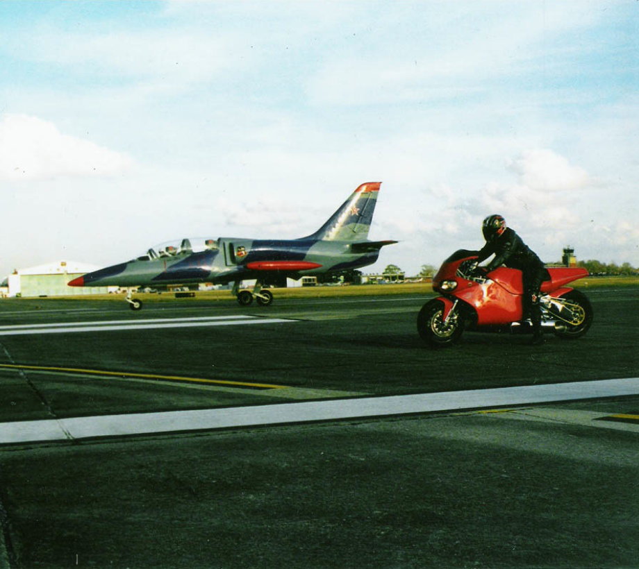 MTT Y2K Turbine Superbike, Motor Jelmaan Pesawat Jet !! – ENOANDERSON ...